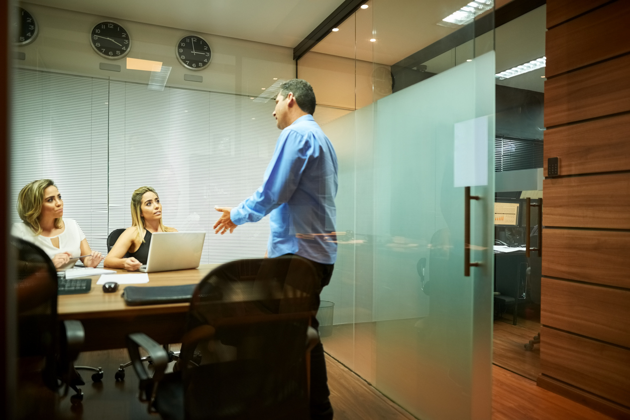 4 Business Benefits of Outsourcing Custom Software Development – UWS.ie